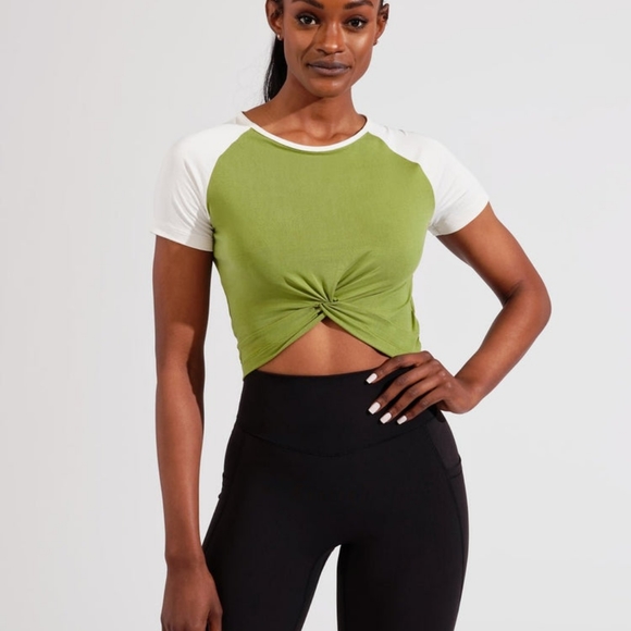 Buffbunny Collection | Tops | Buffbunny Knotty Raglan Crop S Nwot ...